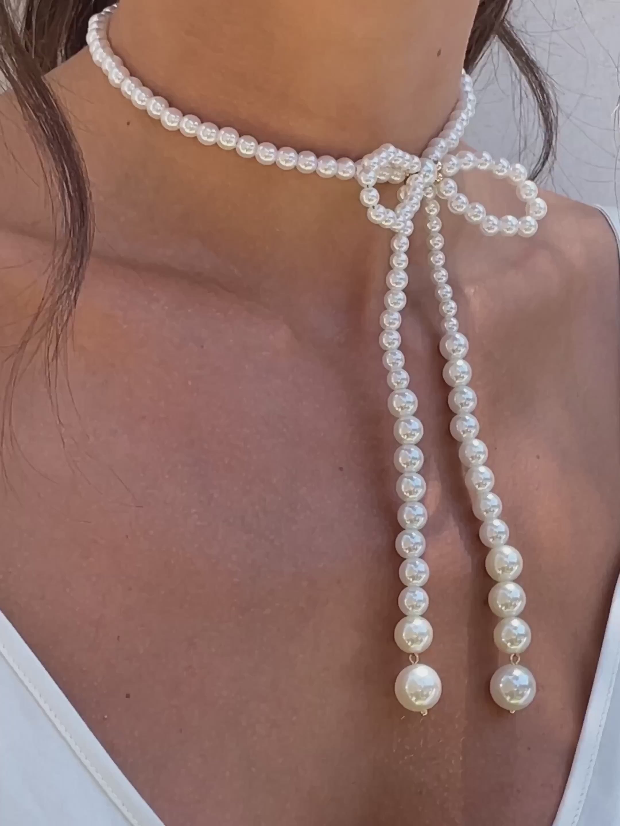Venus Pearl Bow Necklace Ettika